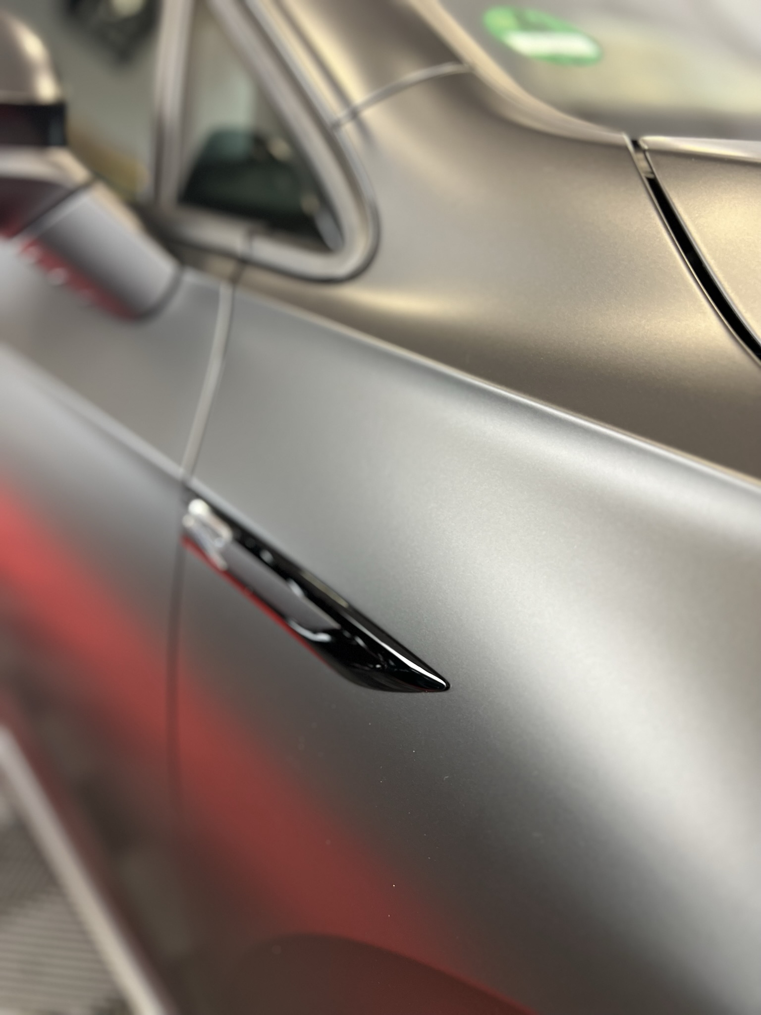 VW Golf 8 R Komplettfolierung PWF Obsidian Black matt - Folientechnik Würzburg - Autofolierung ...